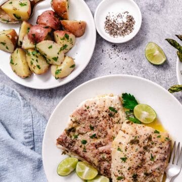 Steamed Red Potatoes with Butter and Fresh Parsley