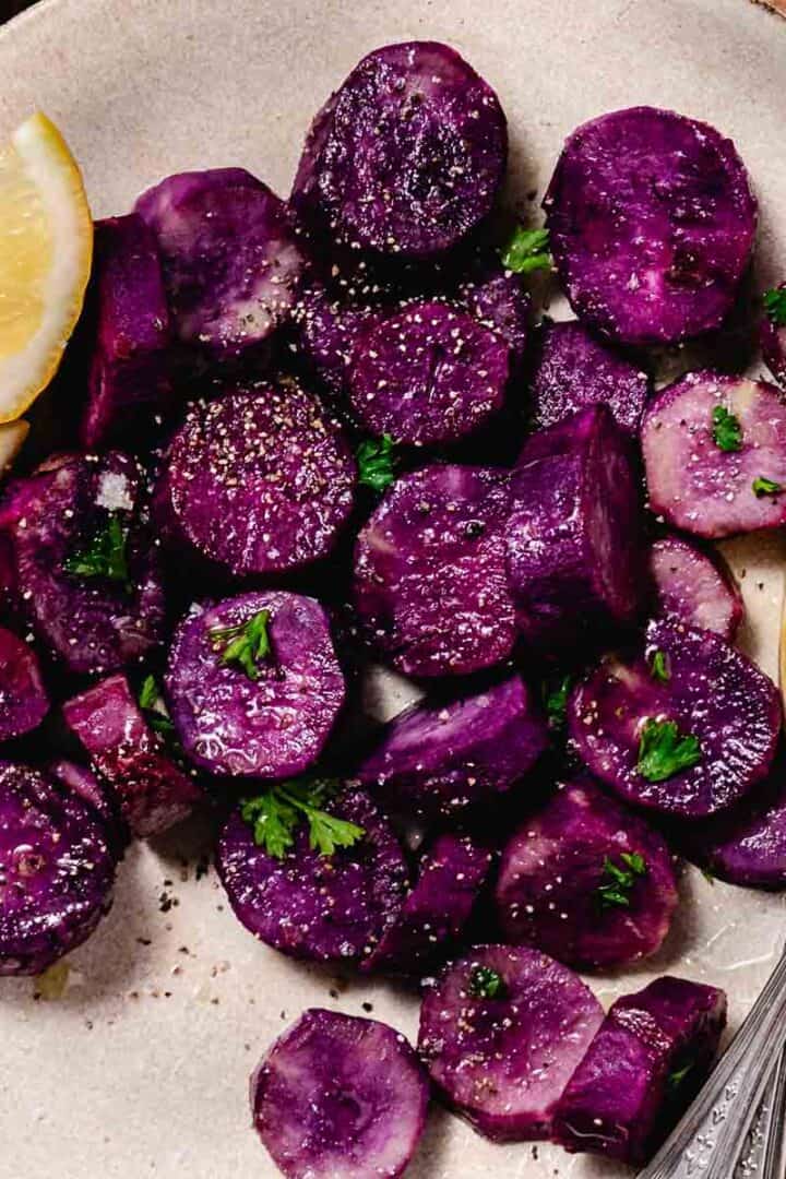 Steamed Red Potatoes with Butter and Fresh Parsley