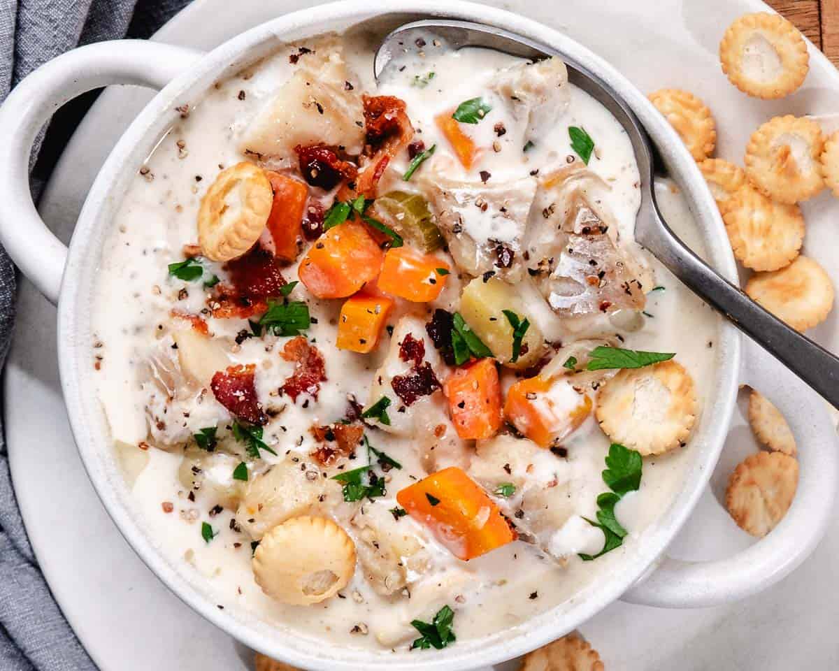 Creamy Fish Chowder (New England-Style White Chowder)
